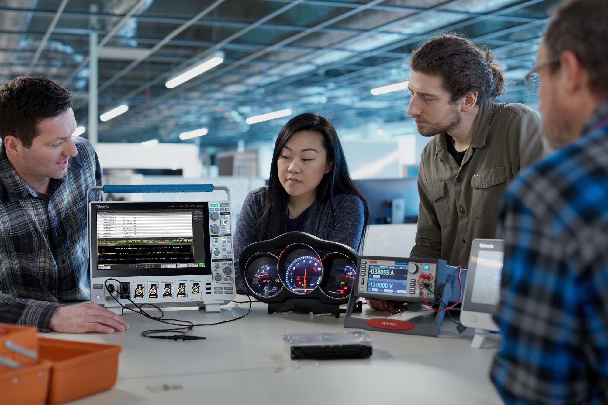 MSO44 4-BW-200 Tektronix, MSO / MDO Oscilloscope, 4 Series, 4 Analogue